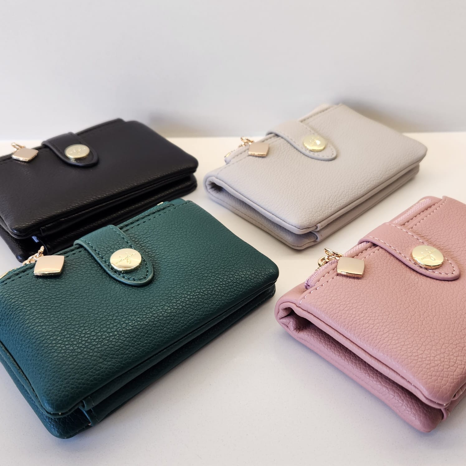 The Bella Wallet – Suprene Collective